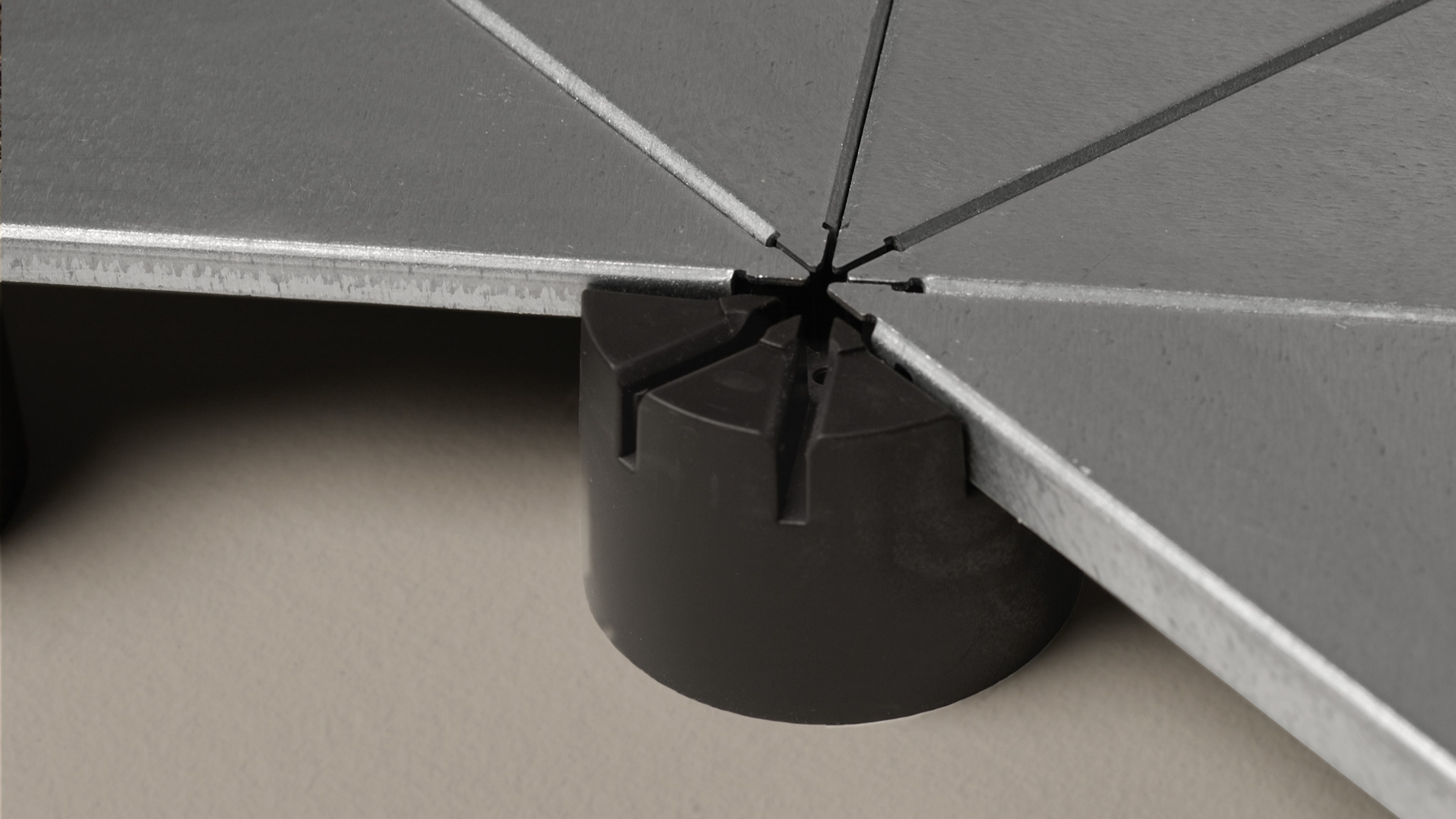 Low-Profile Floor - Young Office
