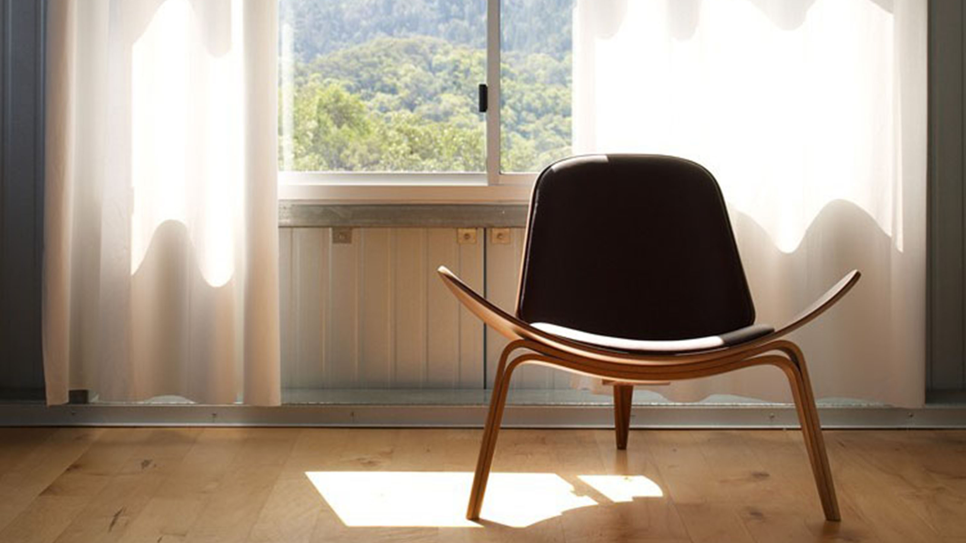 CH07 Shell Chair - Workspace Iowa